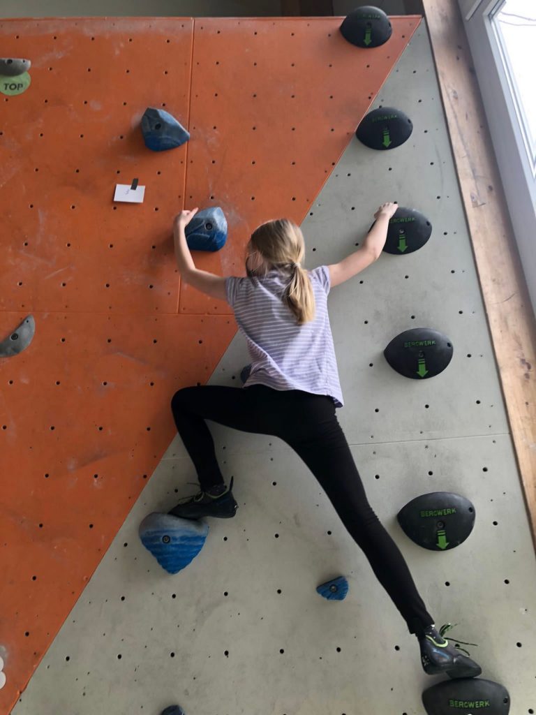 Neue Polo-Shirts für die Kletter-AG - Reinoldus- und Schiller-Gymnasium Dortmund